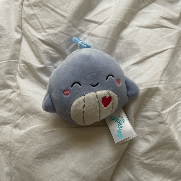 Kellytoy | Toys | Squishmallows Samir The Whale Valentines Day Clip ...